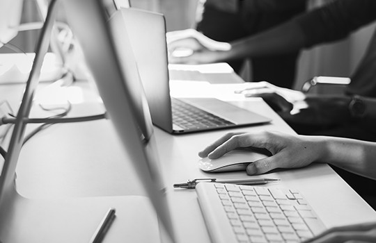 5 Key Differences Between Interpretation and Translation